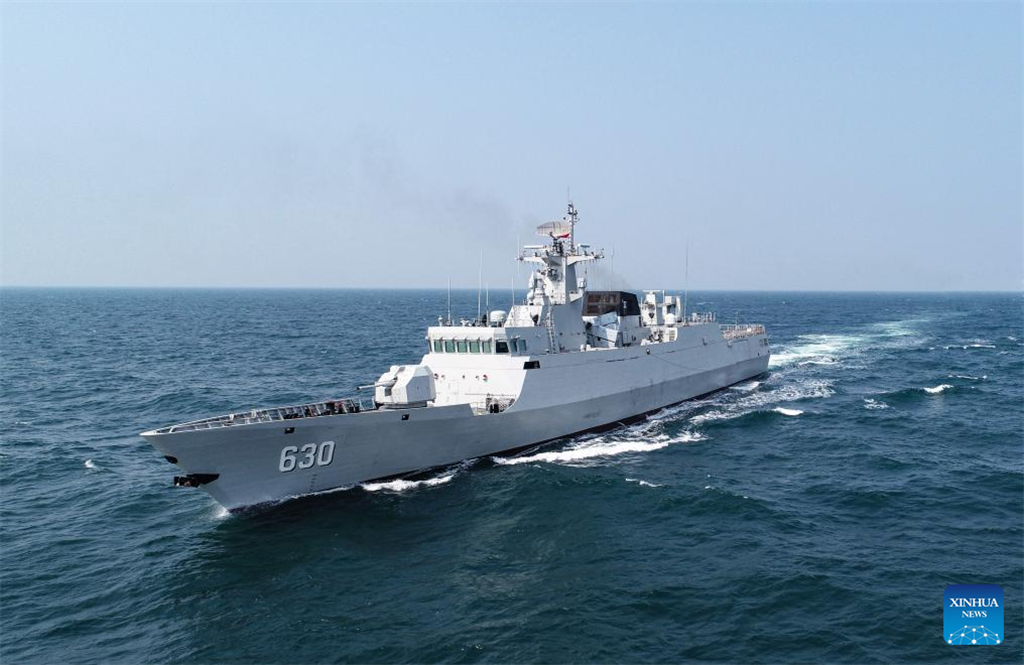 中共海軍巡航馳援2菲律賓漁民 救治後已移交菲方 - 兩岸 - 工商時報