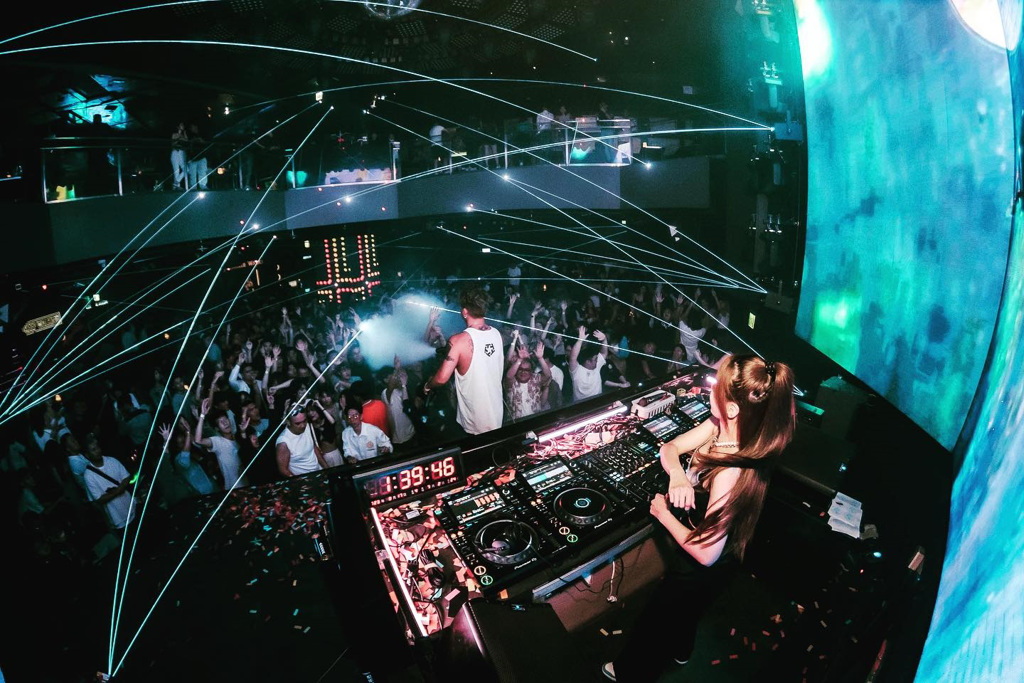 ATT繽紛玩夜祭 玩出12月信義區夜娛樂新高度 - 商情 - 工商時報