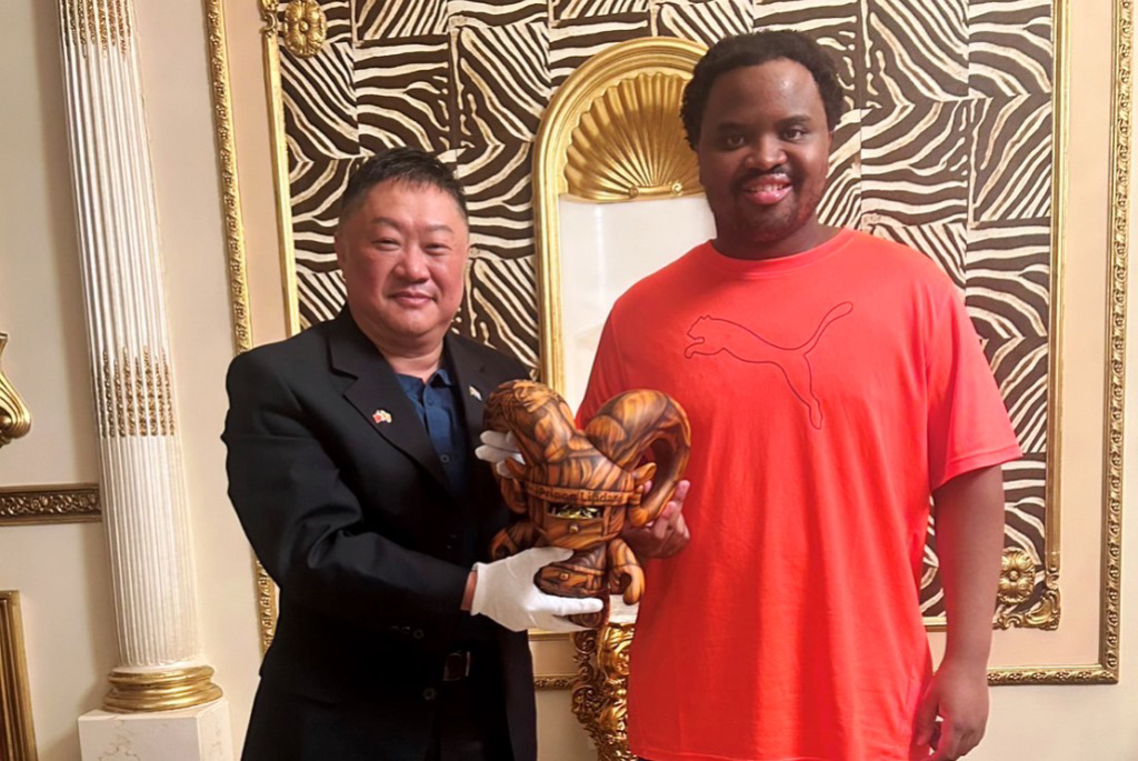 「羊名國際」！南非史瓦帝尼Lindani王子珍藏台灣王立偉領頭羊作品 - 商情 - 工商時報