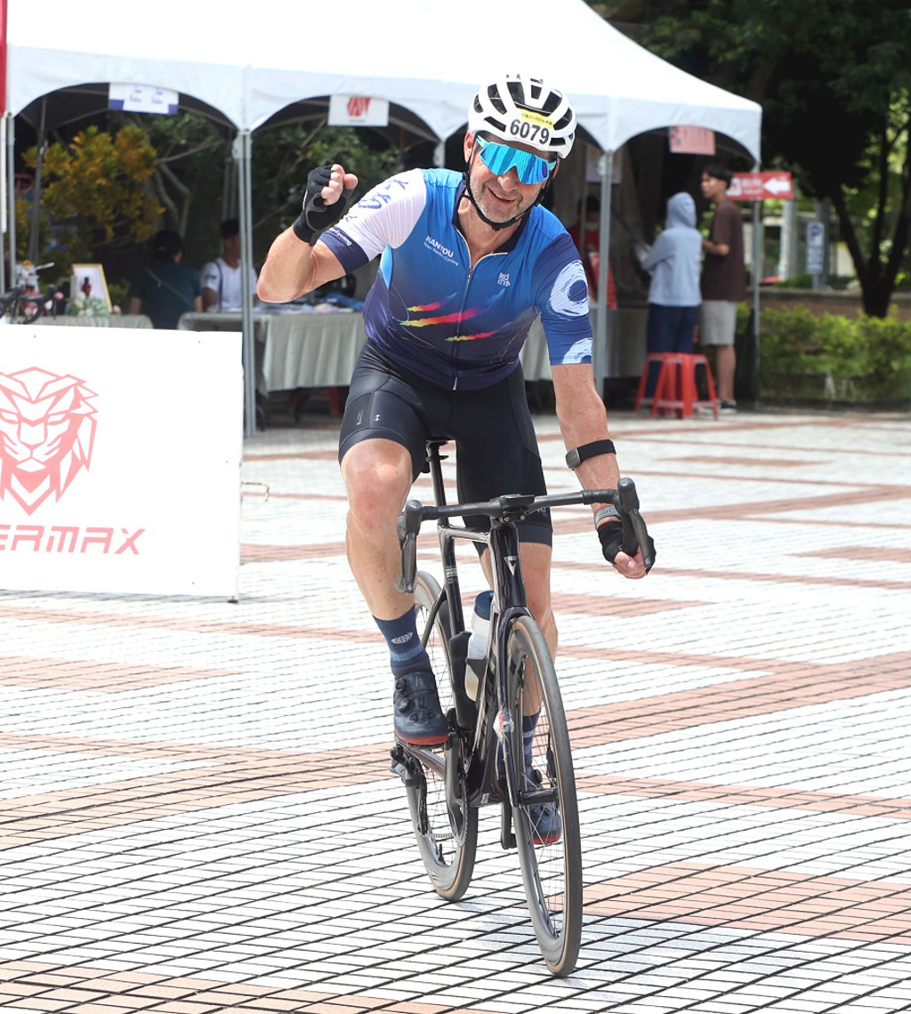 南投旅遊百K自行車挑戰登場 英籍台灣女婿抱回冠軍 - 商情 - 工商時報