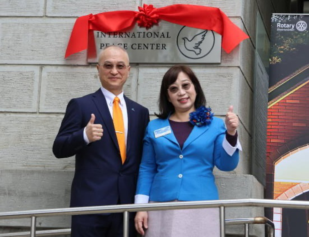 國北教大攜手國際扶輪3481地區成立「國際和平中心」 2 ／19國際和平大使簡文秀獻唱敲響和平鐘 - 商情 - 工商時報