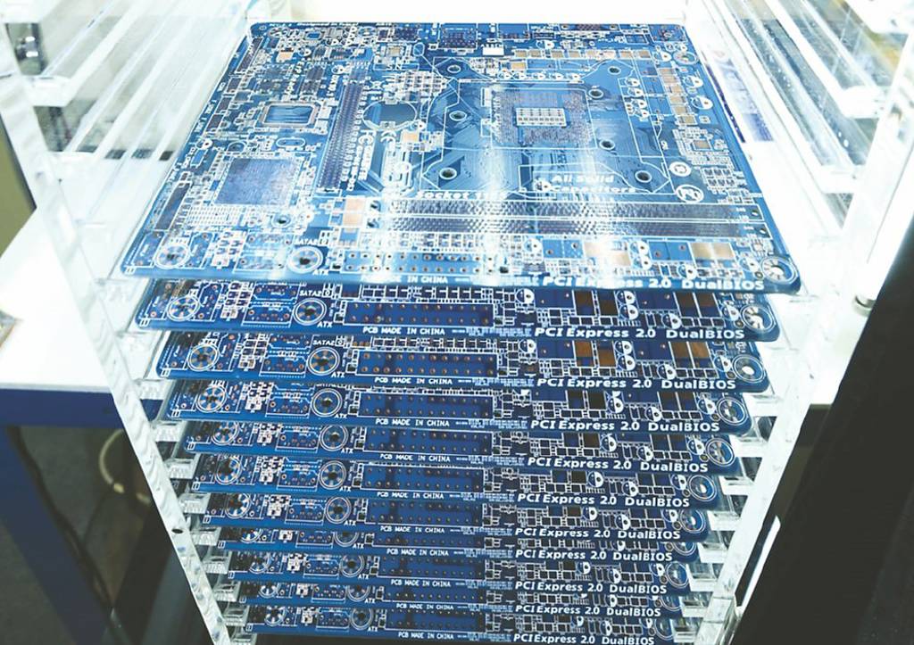 輝達Blackwell助攻 高階CCL、PCB、ABF載板、液冷散熱...台廠供應鏈大點名 - 產業 - 工商時報