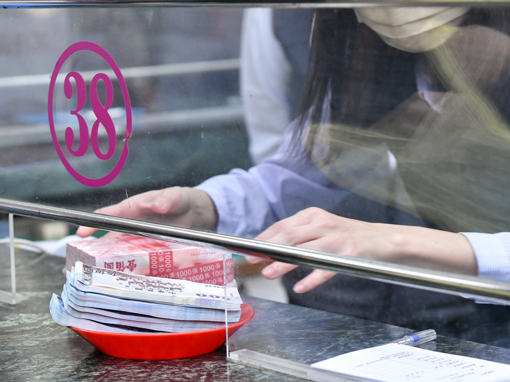 六大核心產業放款暴衝 7月衝3,324億、達標率破百 - 金融 - 工商時報